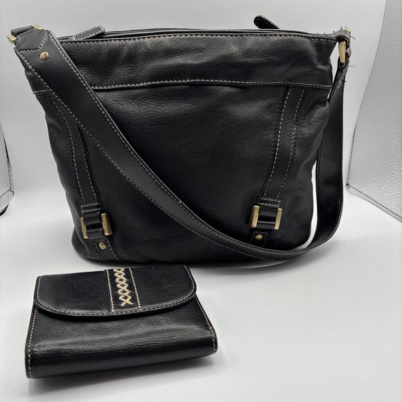 Wilson | Bags | Vintage Wilson Black Leather Shoulder Bag Wallet | Poshmark